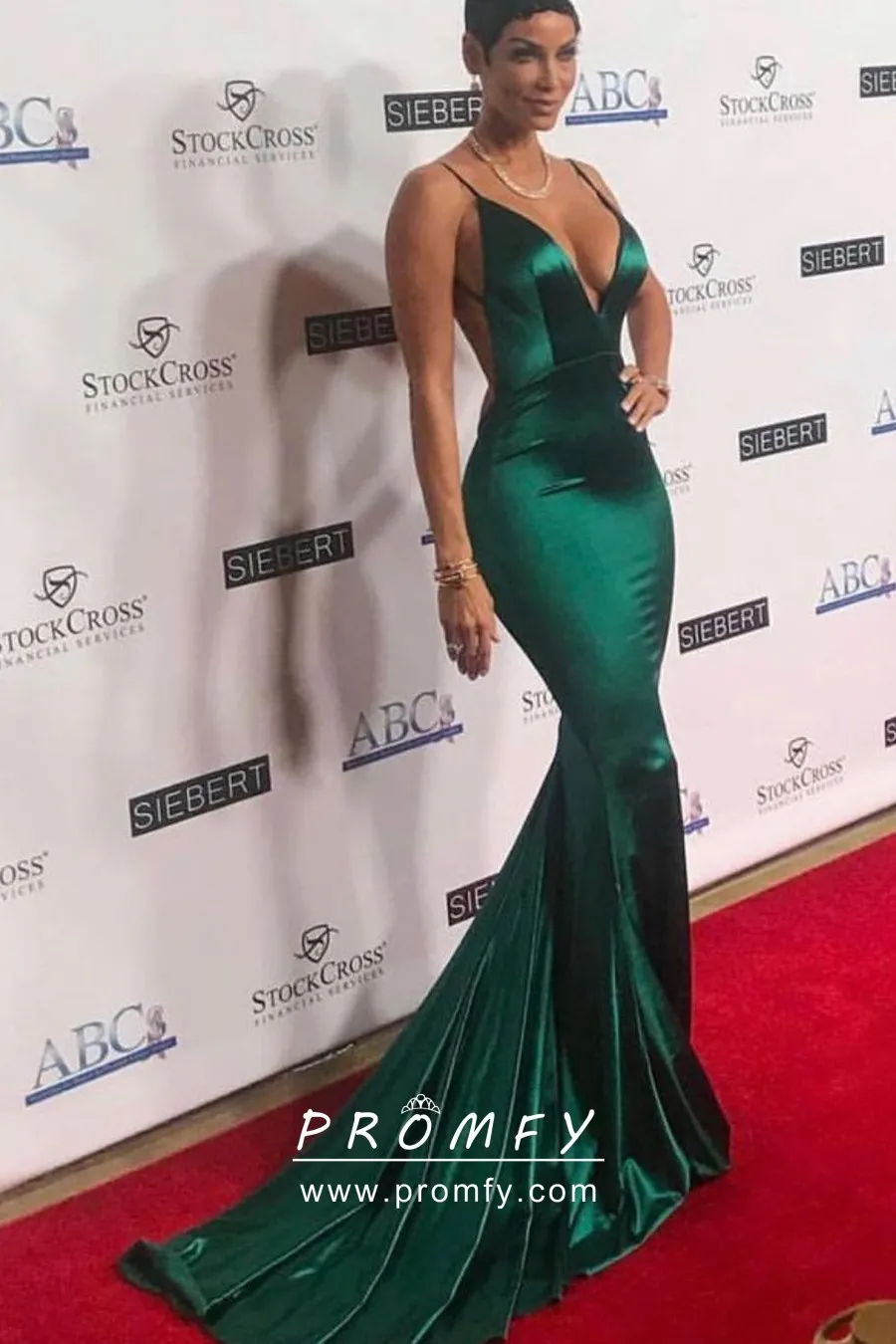 Sexy Low Back Emerald Green Satin Mermaid Evening Dress - Promfy
